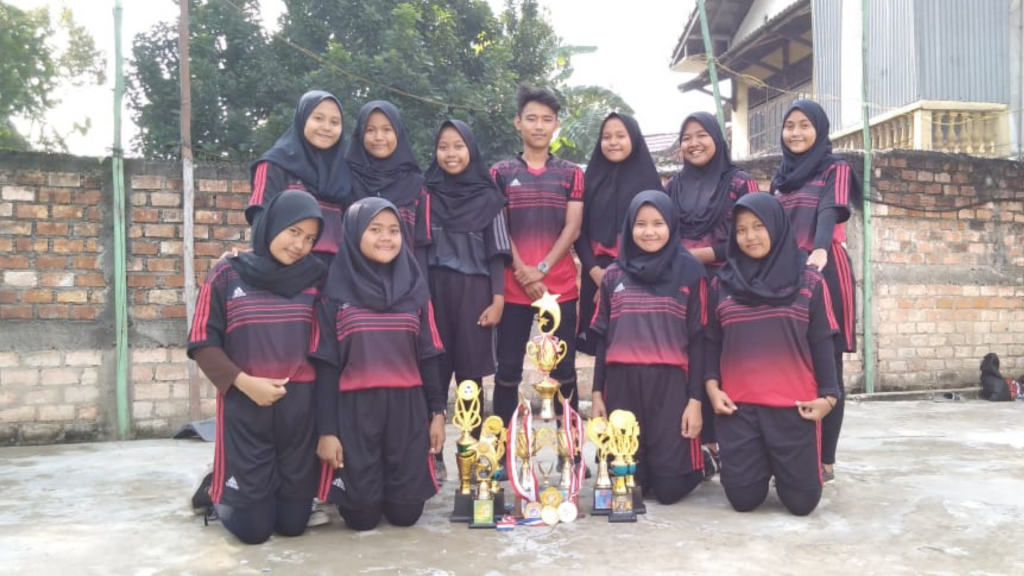 Futsal Cewek - SMP SRIJAYA NEGARA PALEMBANG (LABSCHOOL UNSRI)